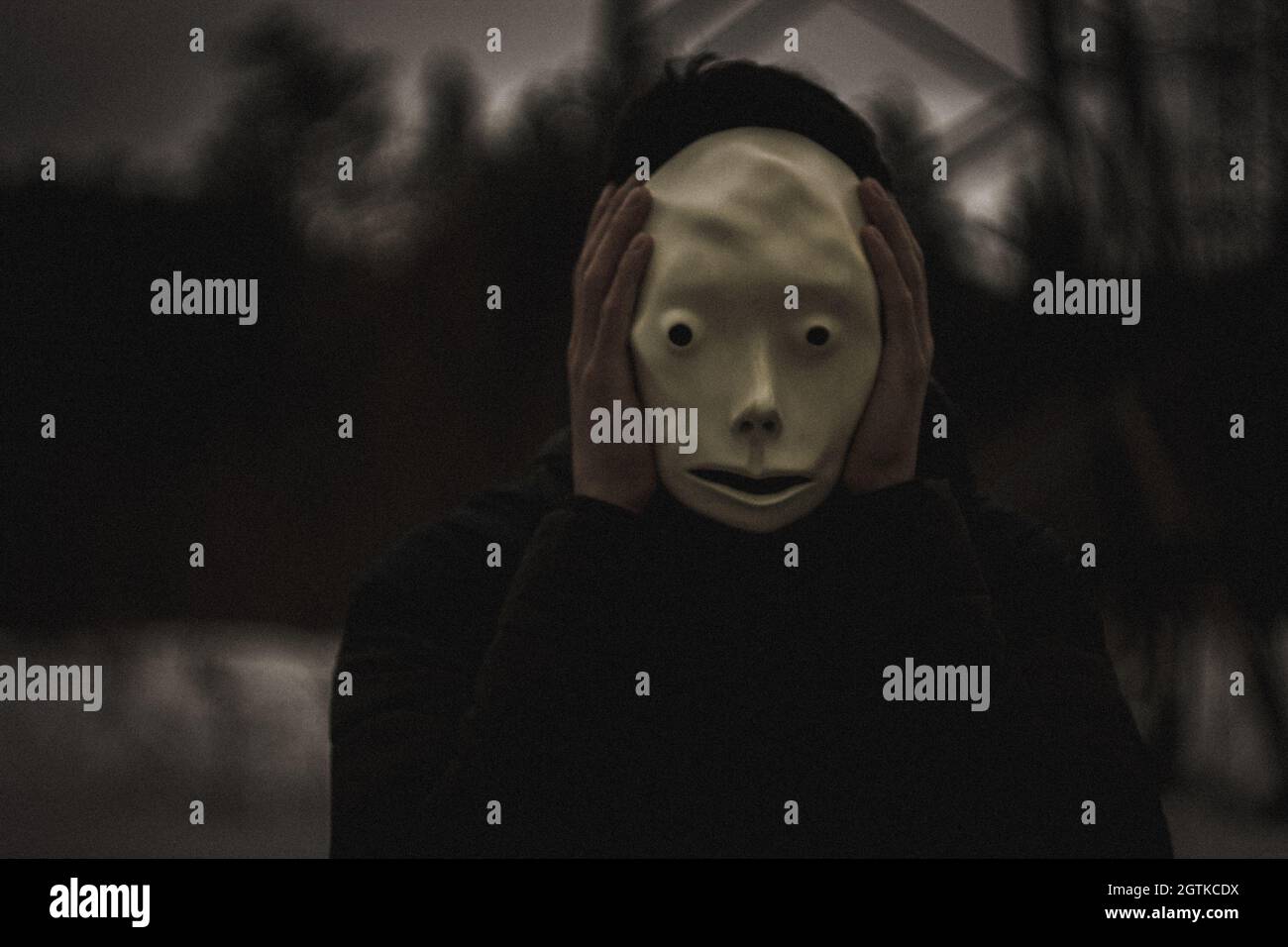 Cell culture hood hi-res stock photography and images - Alamy