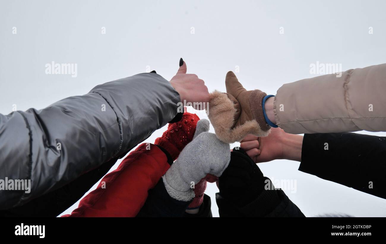 Positive friends thumbs up hi-res stock photography and images - Alamy