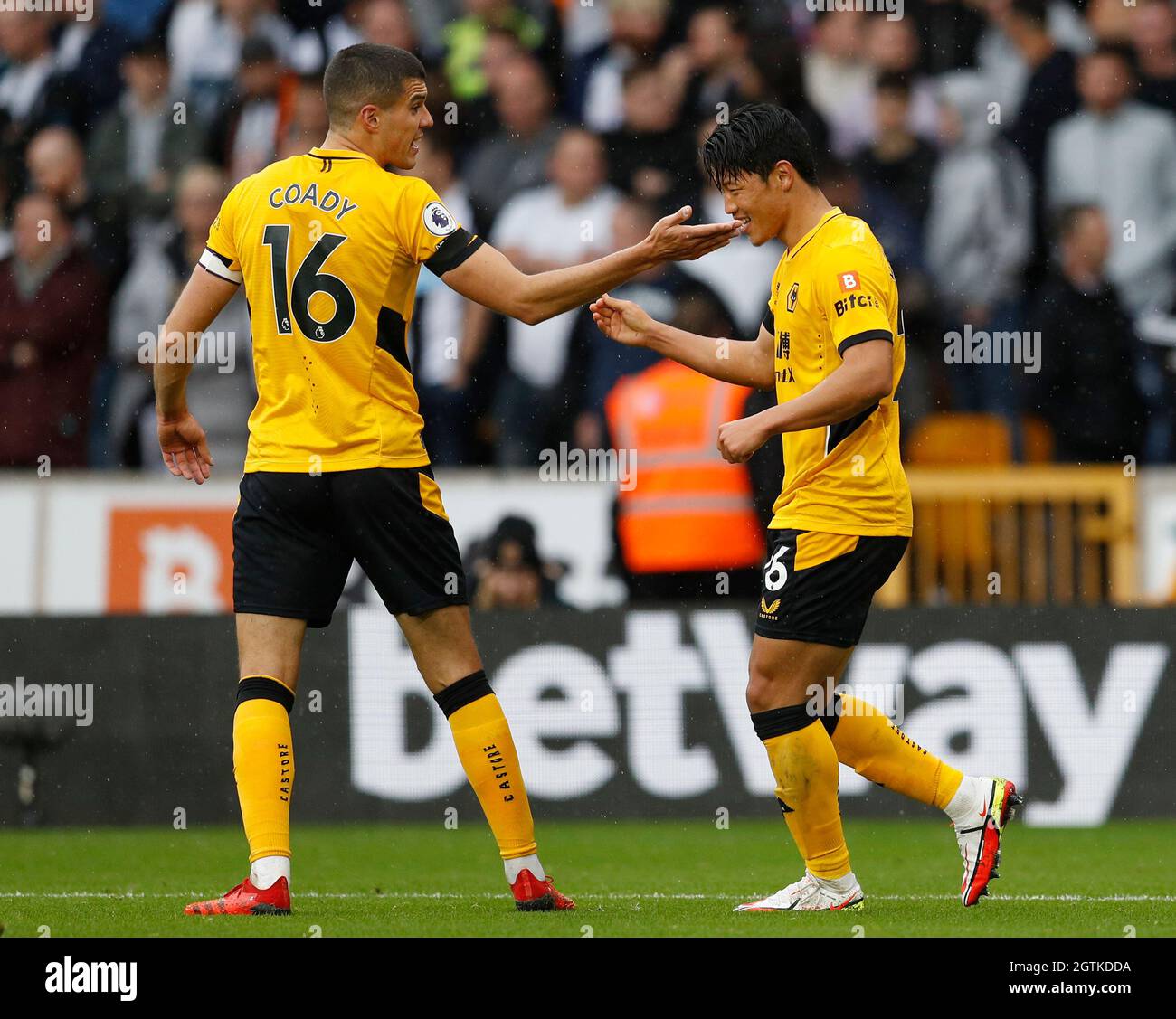 Conor coady wolves 2021 hi-res stock photography and images - Alamy