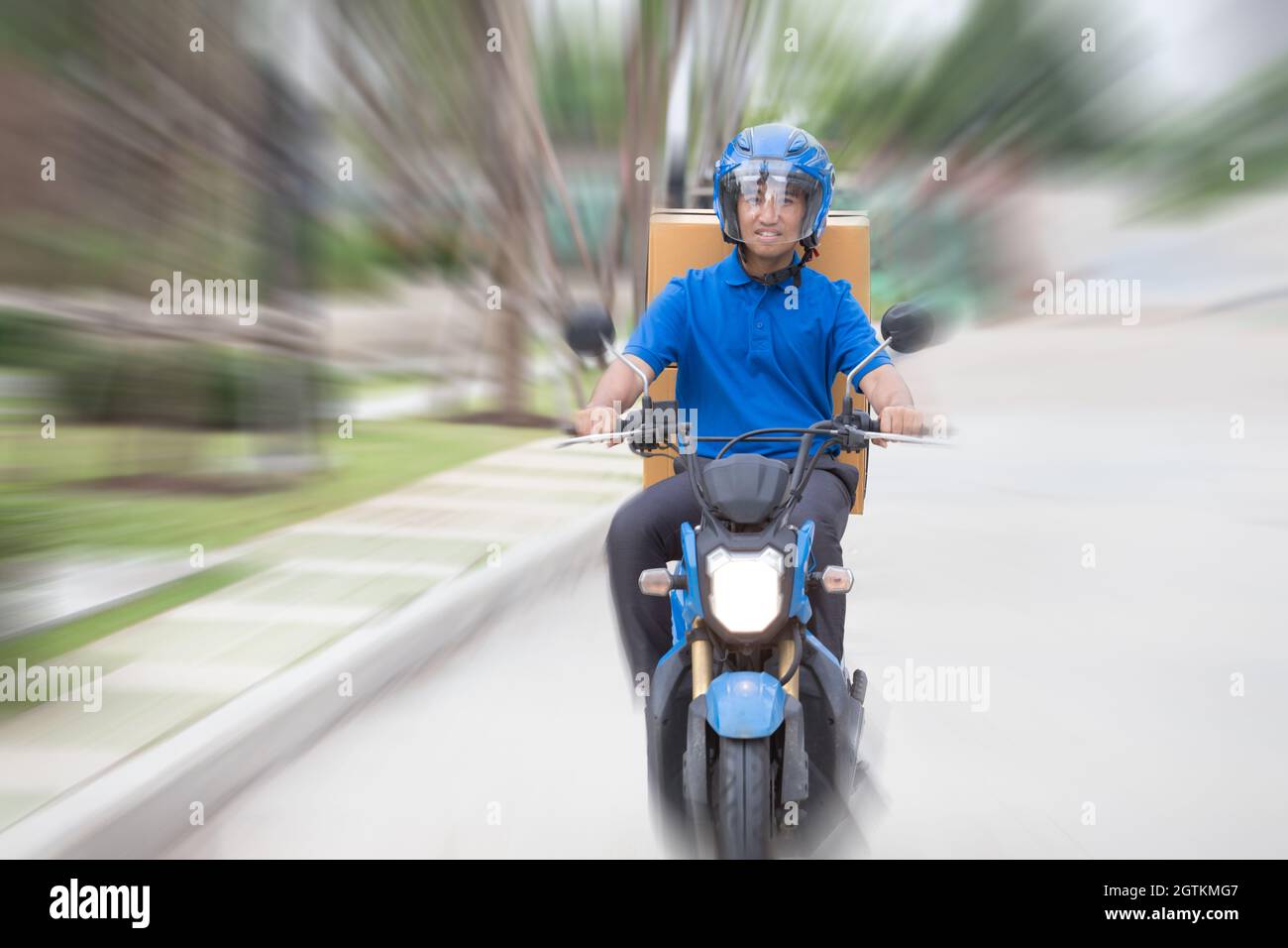 Indian delivery motorcycle hi-res stock photography and images - Alamy