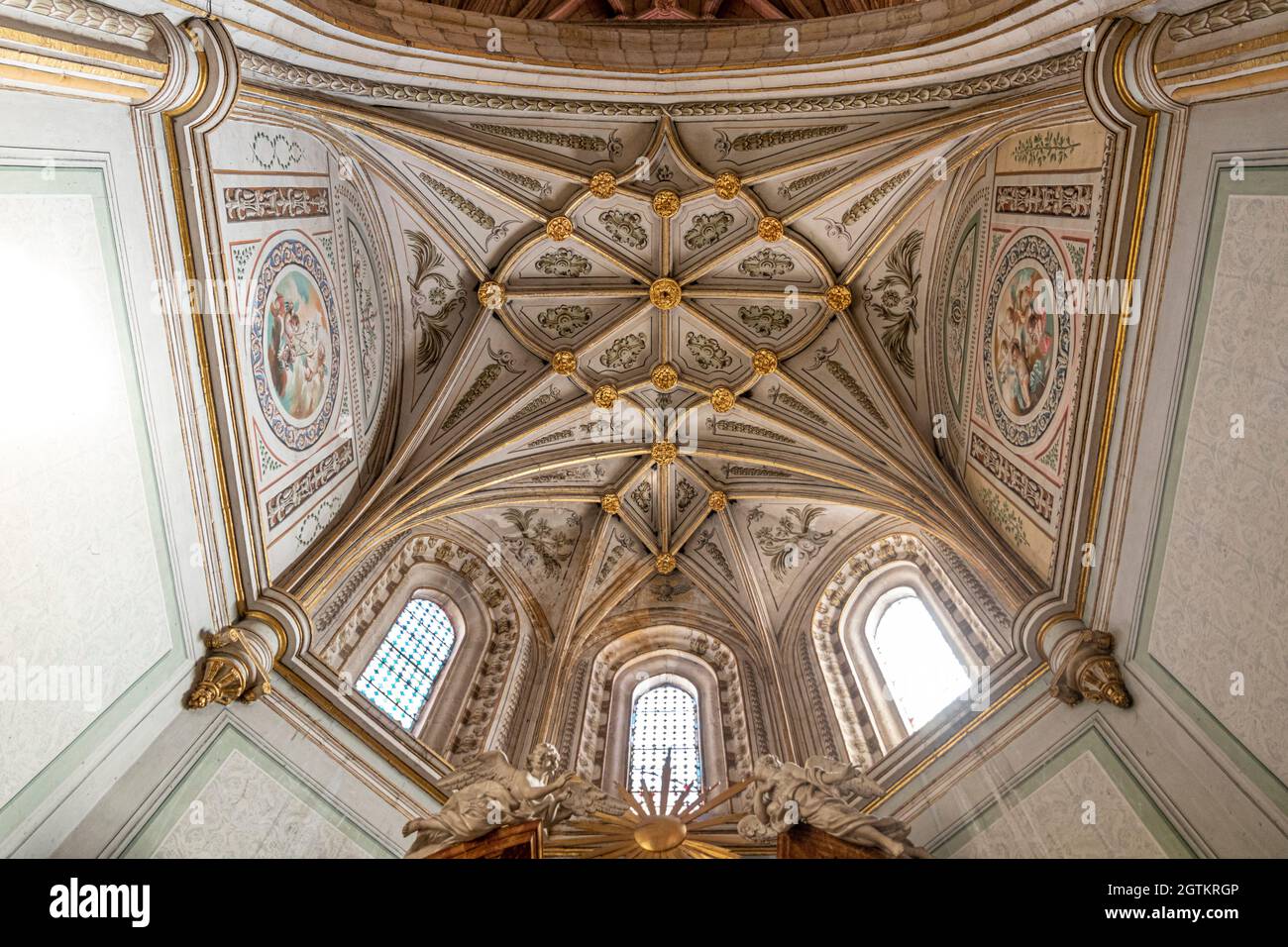 Segovia, Spain. Gothic ribbed vault inside Segovia Cathedral at the ...