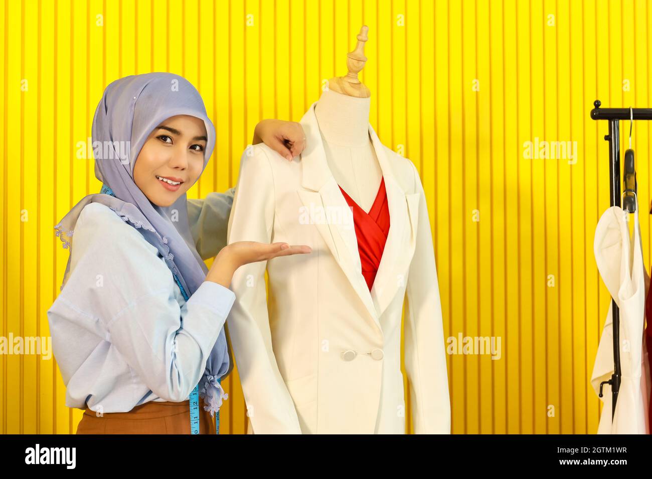 Arab tailor hi-res stock photography and images - Alamy