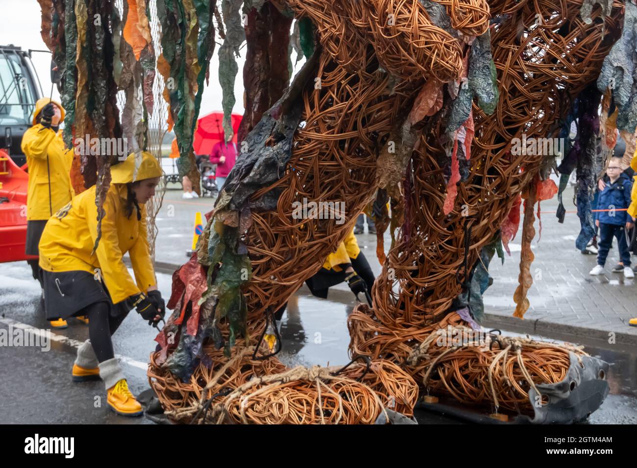 Irvine, Scotland, UK. 2nd October, 2021. A ten metre tall giant puppet ...