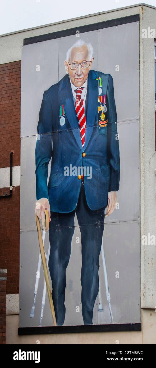 Painting of Captain Tom Moore famous for his 100steps raising money for ...