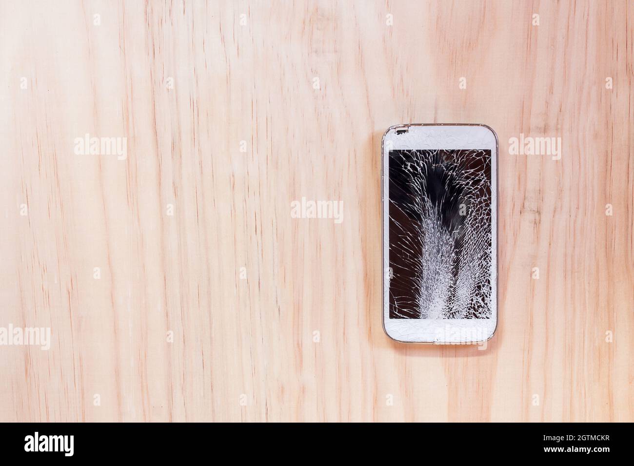 Smashed glass on table hi-res stock photography and images - Alamy