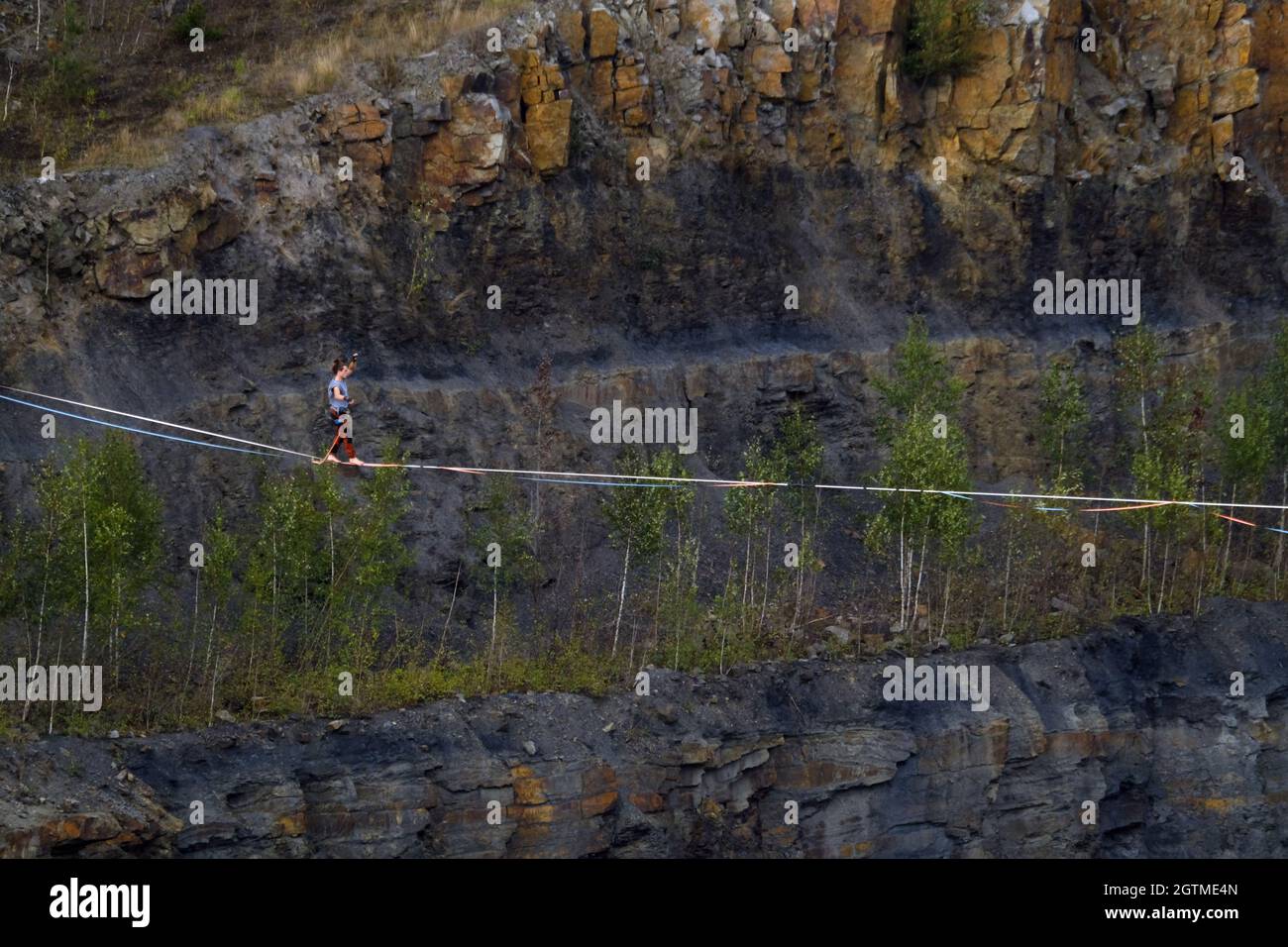 Slackliners hi-res stock photography and images - Alamy