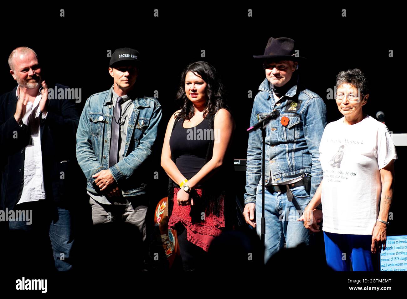 Gord downie indigenous hi-res stock photography and images - Alamy