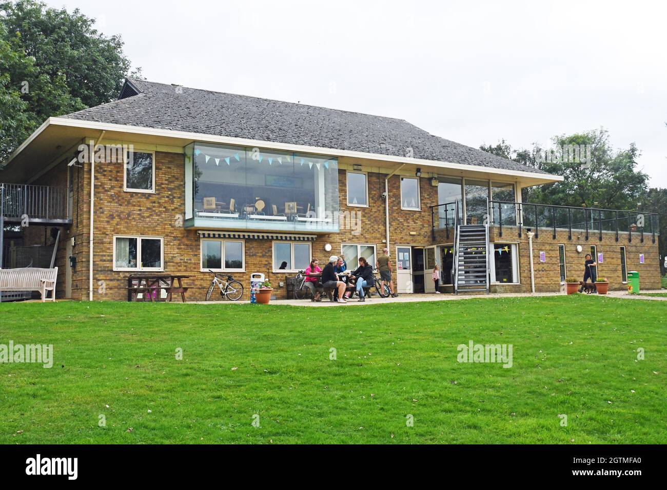 Uk cafe countryside hi-res stock photography and images - Alamy