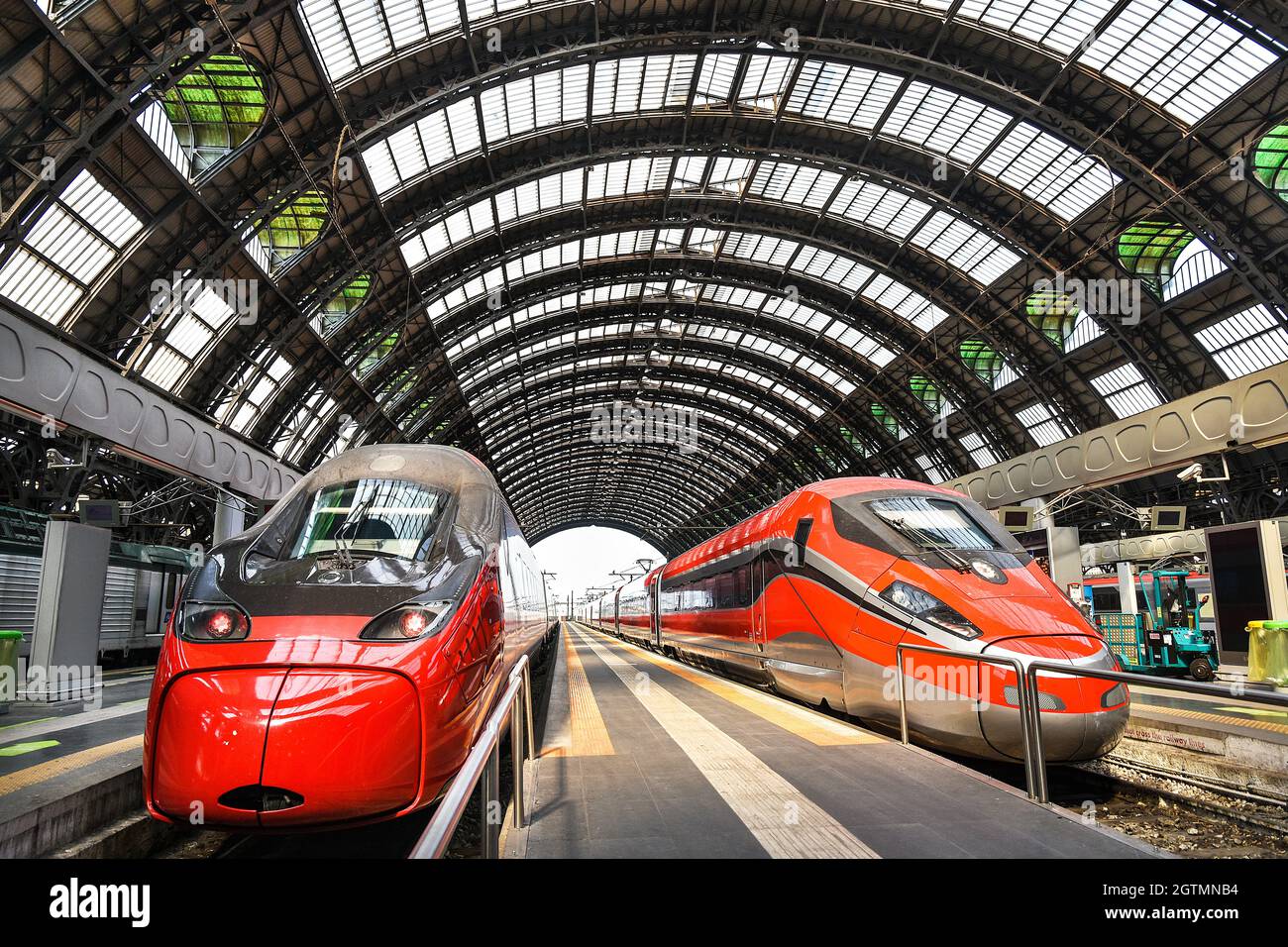 Modern trains hi-res stock photography and images - Alamy