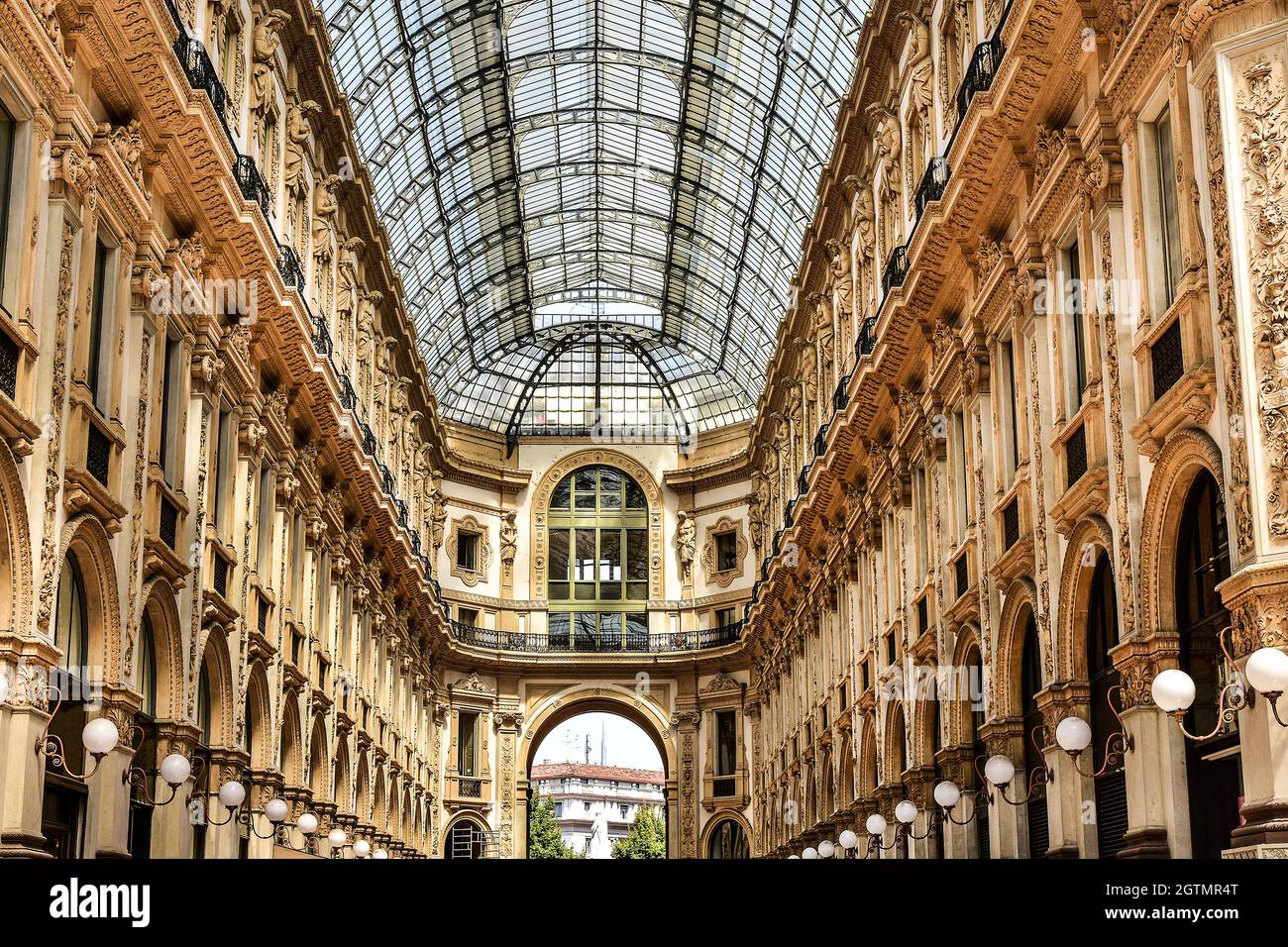 Victor emmanuel ii milan hi-res stock photography and images - Alamy