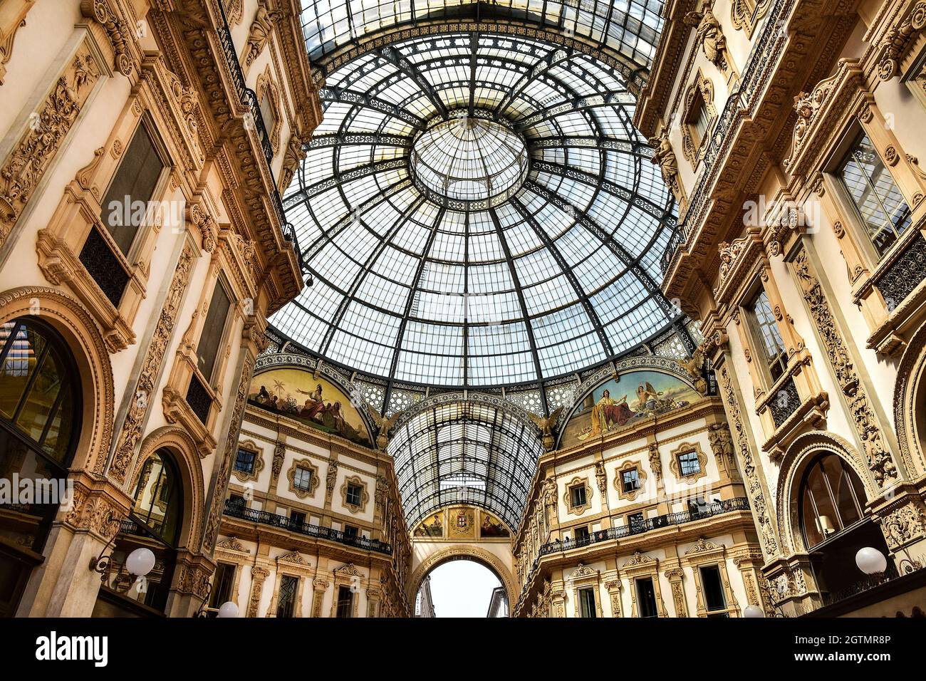 Victor emmanuel ii milan hi-res stock photography and images - Alamy