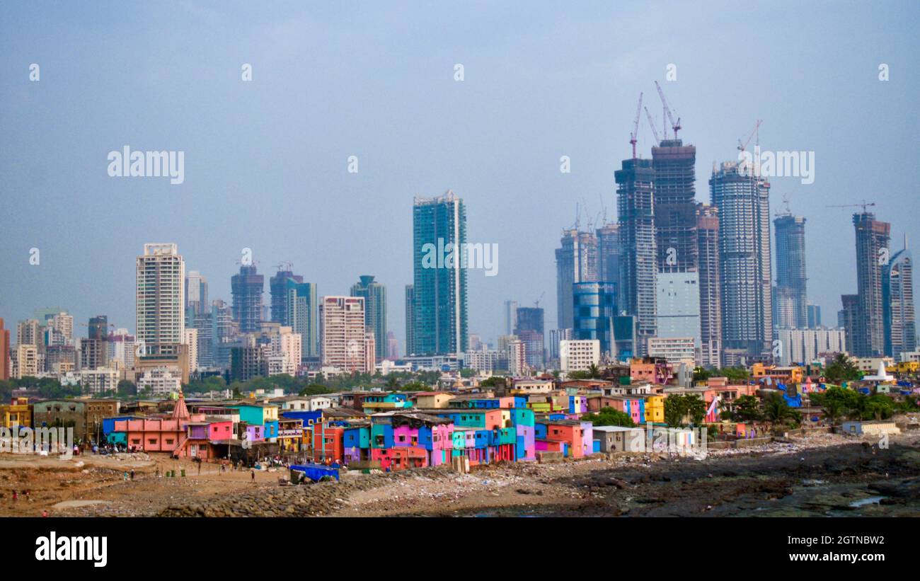 India slum high rise hi-res stock photography and images - Alamy