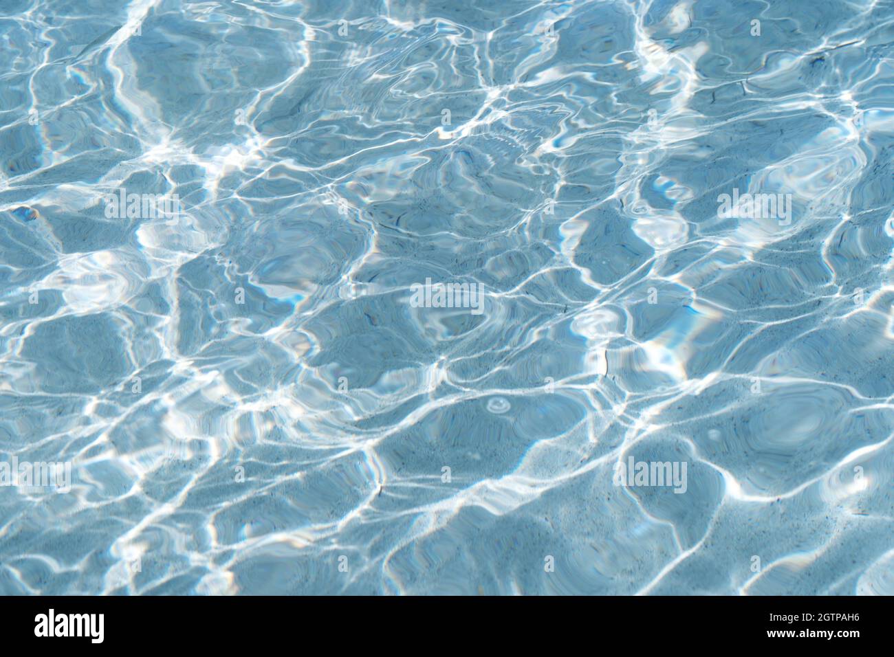 Water wave refraction hi-res stock photography and images - Alamy