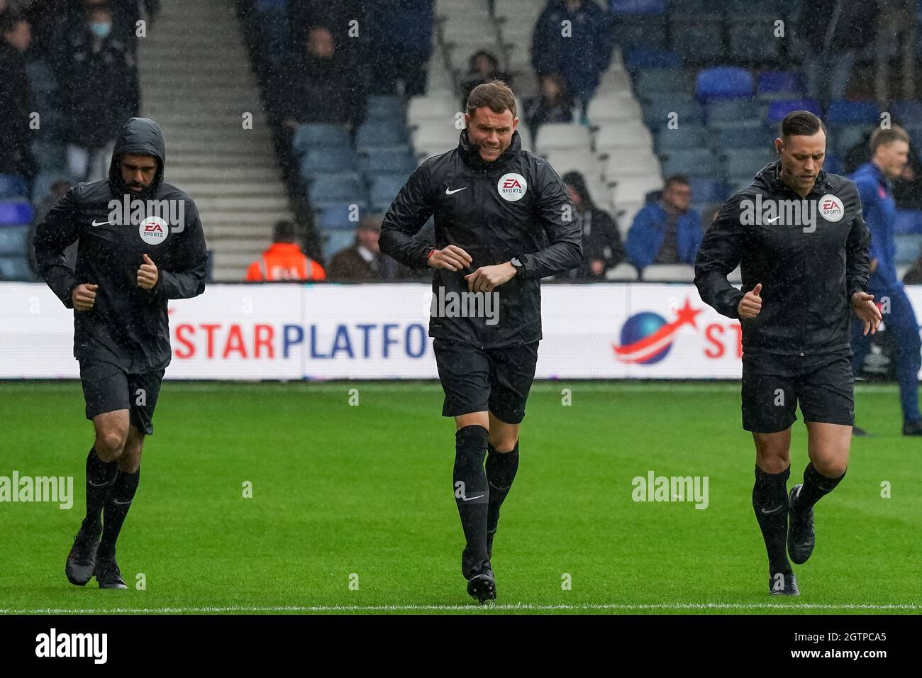 Leigh doughty referee hi-res stock photography and images - Alamy