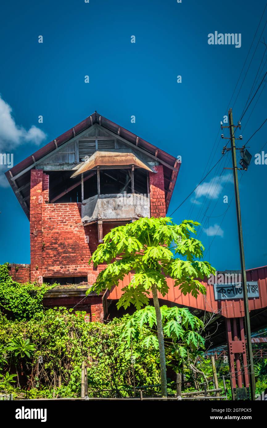 Kulaura Railway Station Stock Photo - Alamy