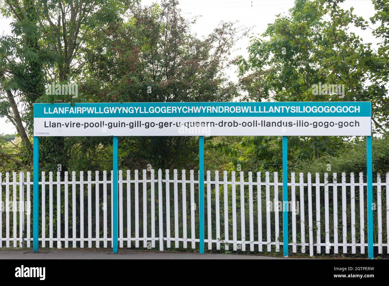 Village railway stations hi-res stock photography and images - Alamy