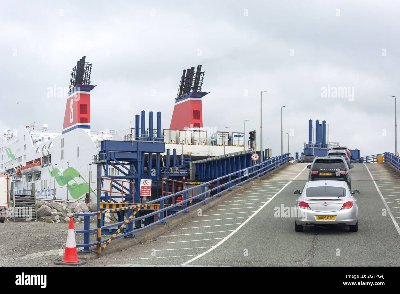 Cars driving on to Stena Line ferry at Holyhead (Caergybi), Isle of ...