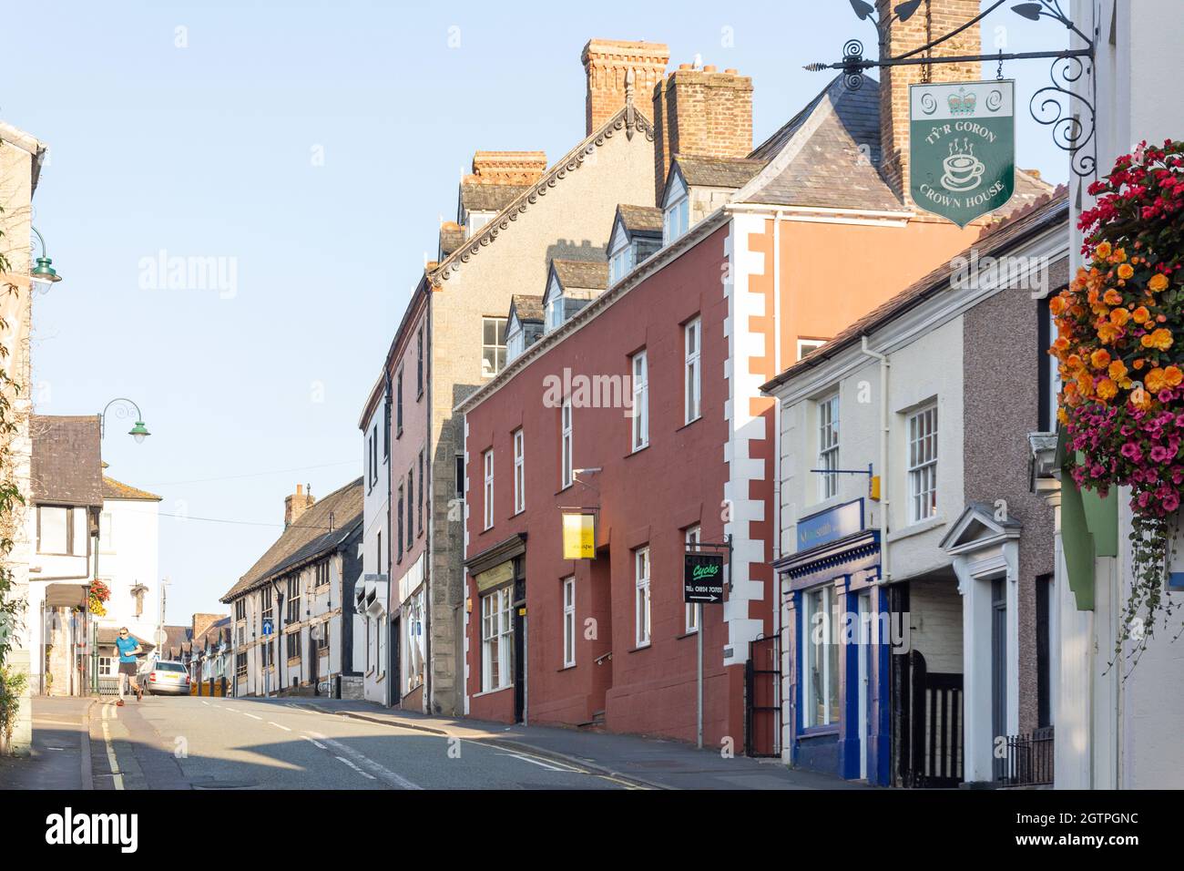 Period buildings, Well Street, Ruthin (Rhuthun), Denbighshire (Sir ...
