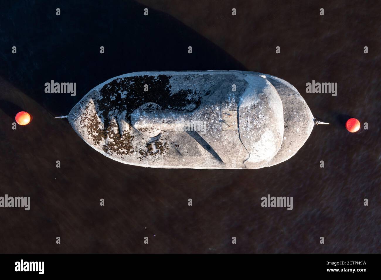 Richard groom sculpture concrete head hi-res stock photography and ...