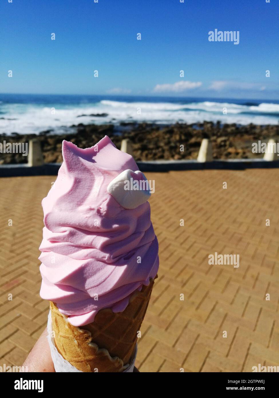 Ice cream cone rock hi-res stock photography and images - Alamy