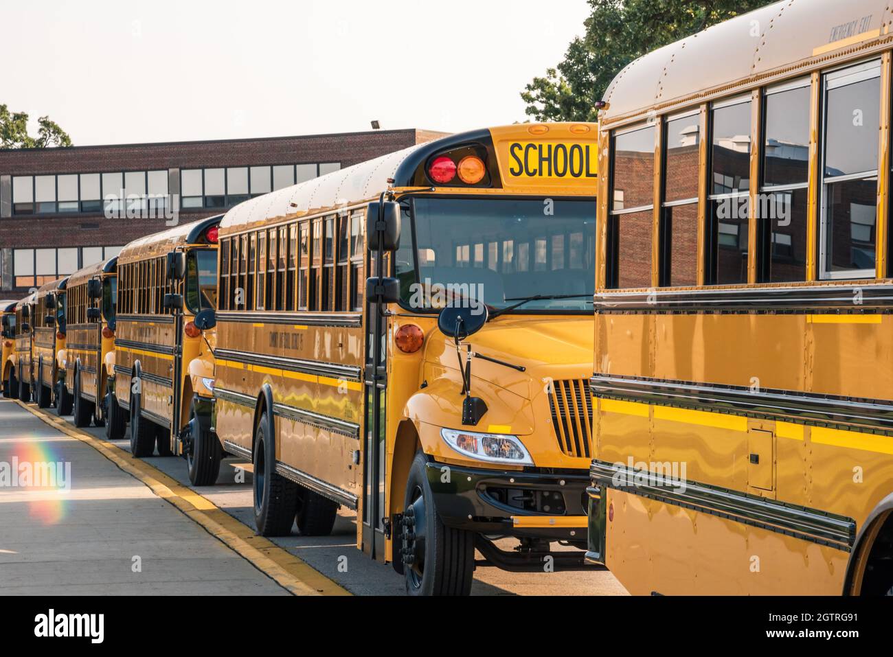 Empty school buses hi-res stock photography and images - Alamy