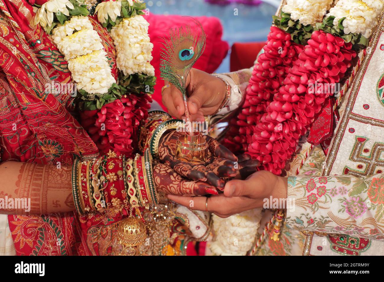 Saptapadi hi-res stock photography and images - Alamy