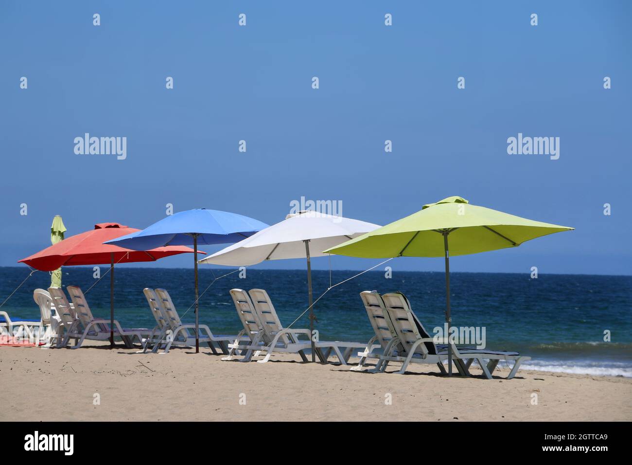 Peru beach parasol hi-res stock photography and images - Alamy