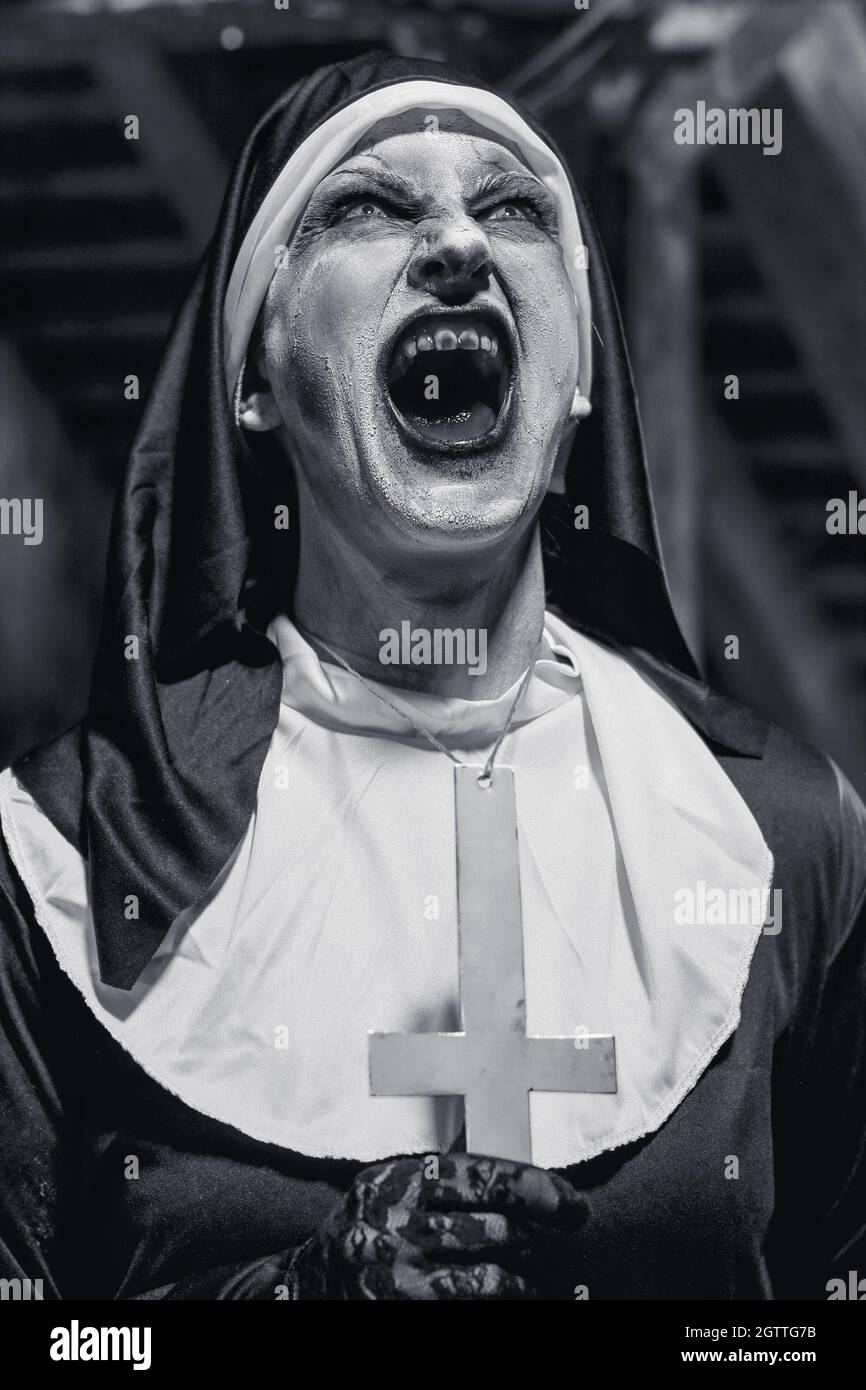 Spooky nun hi-res stock photography and images - Alamy