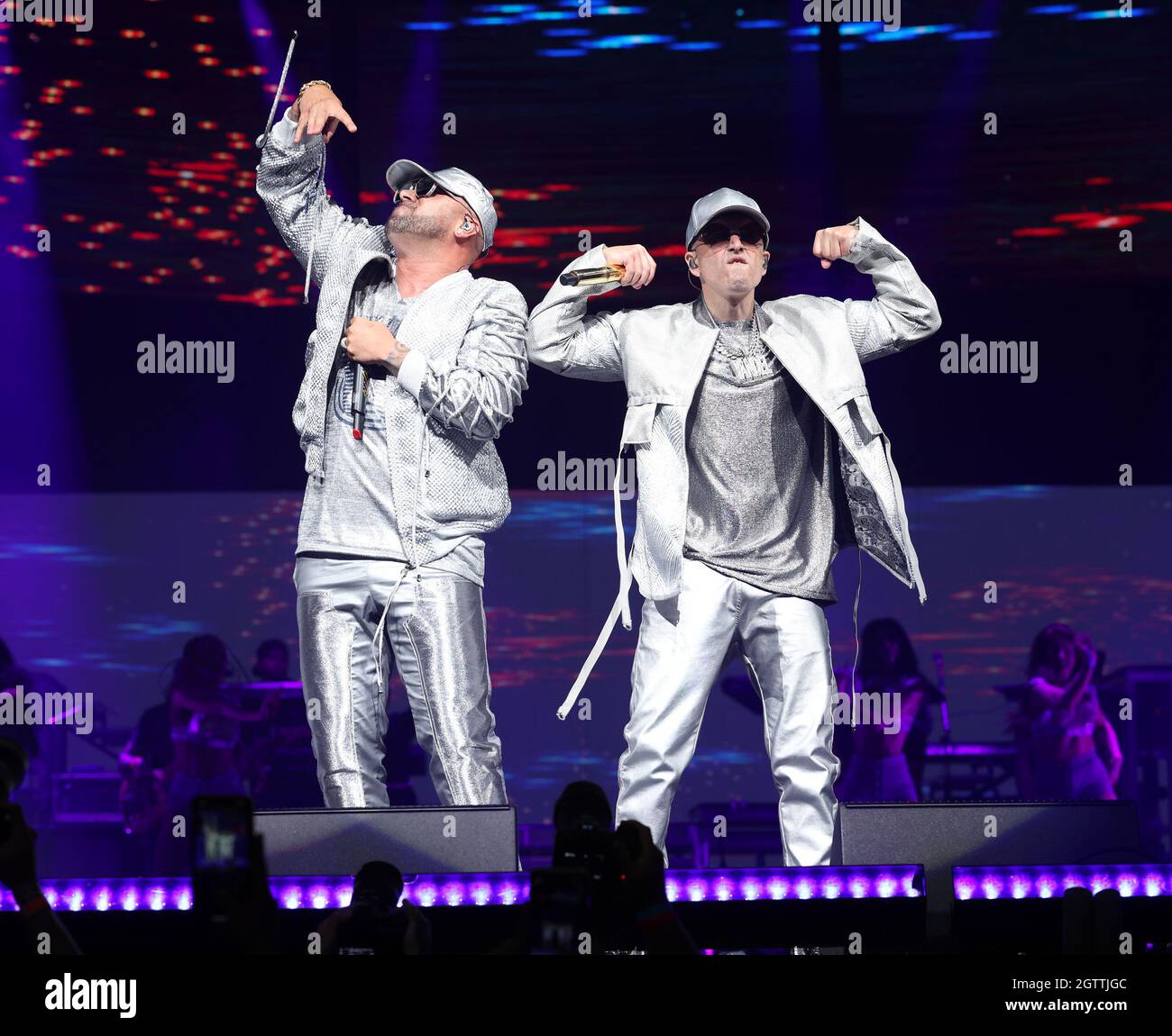 MIAMI, FL - OCTOBER 1: Wisin and Yandel perform during Uforia Mix Live ...