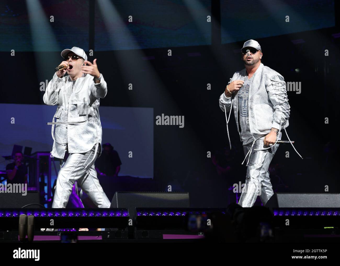 MIAMI, FL - OCTOBER 1: Wisin and Yandel perform during Uforia Mix Live ...