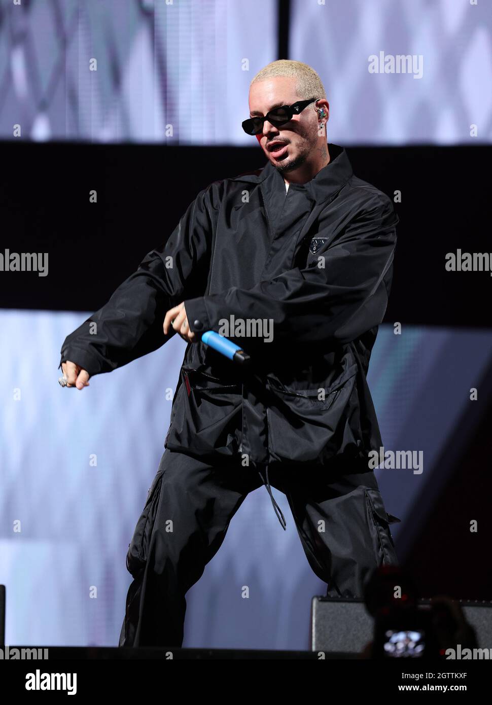 MIAMI, FL - OCTOBER 1: J Balvin performs during Uforia Mix Live 2021 at ...