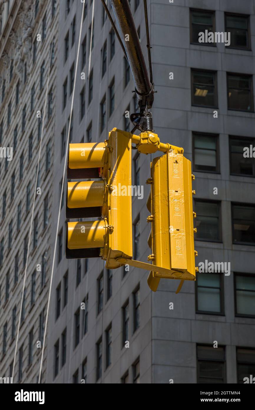 A New York Traffic Light With A Building Behind Stock Photo - Alamy