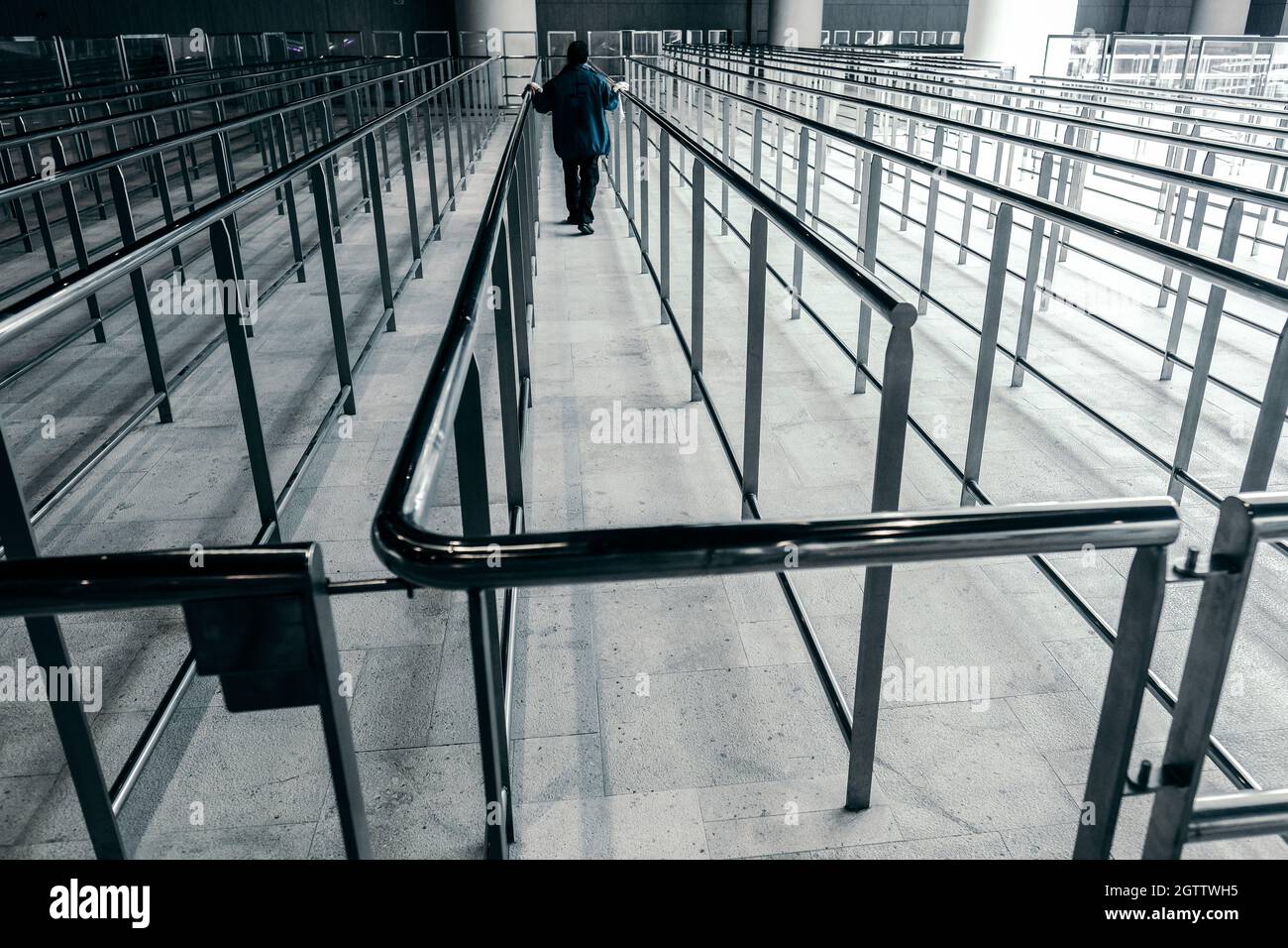 Empty queue hi-res stock photography and images - Alamy