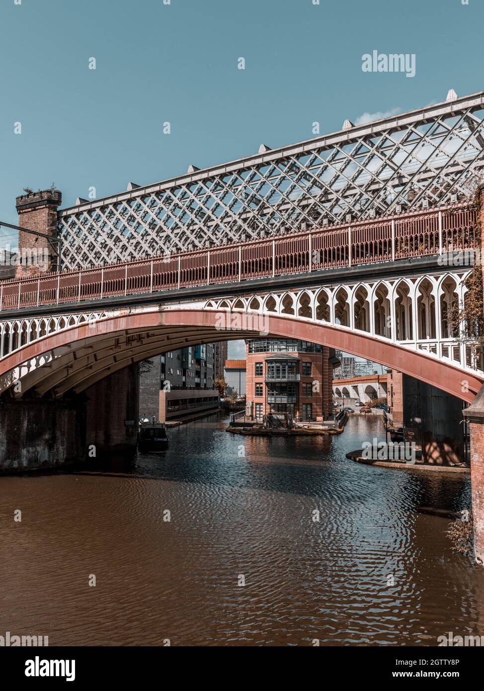 Arch metal bridge hi-res stock photography and images - Alamy