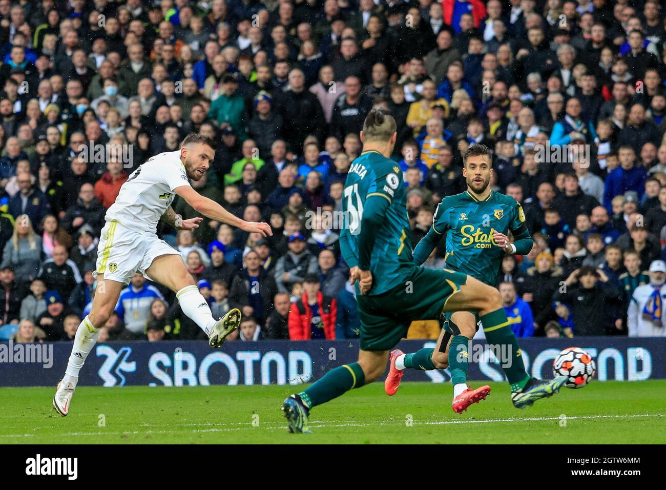 Stuart Dallas #15 of Leeds United shoots at goal Stock Photo - Alamy