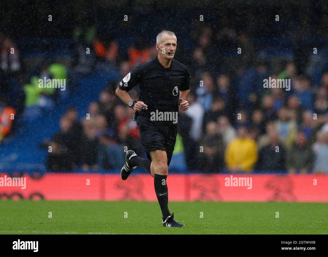 Martin atkinson referee london hi-res stock photography and images - Alamy