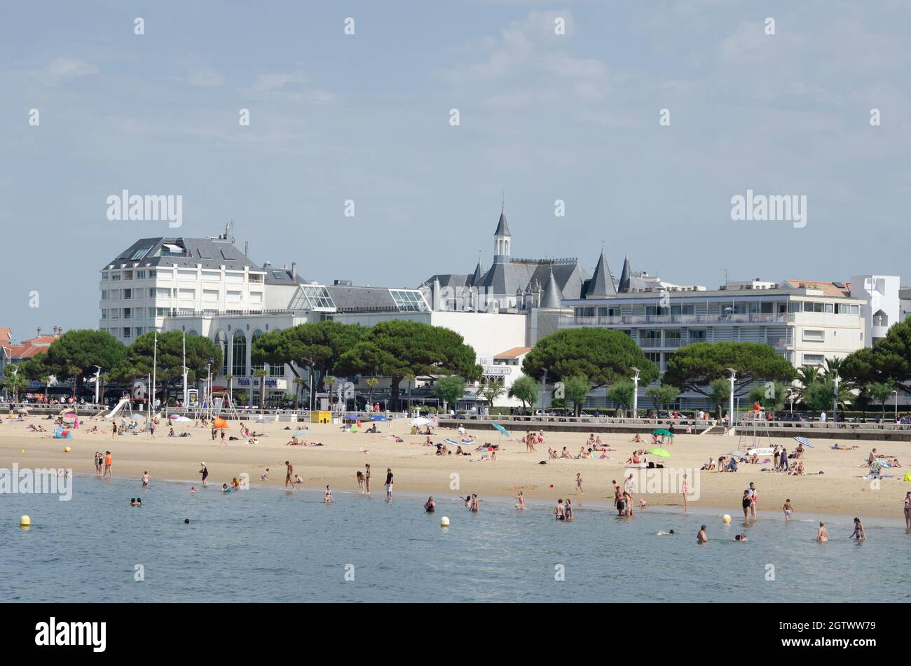 ARCACHON, FRANCE, JUN 21, 2014: Main pedestrian alley leading to a ...