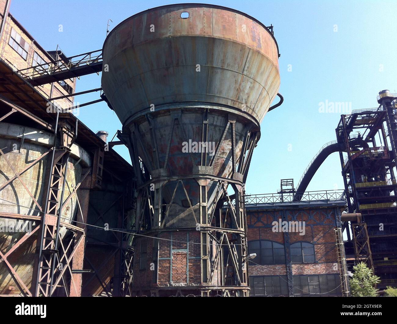Large steel mill exterior hi-res stock photography and images - Alamy