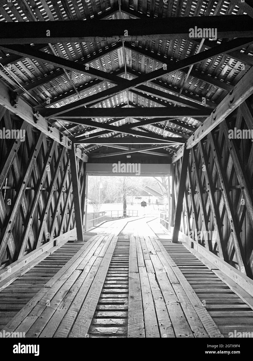 Steel girder railway bridge Black and White Stock Photos & Images - Alamy