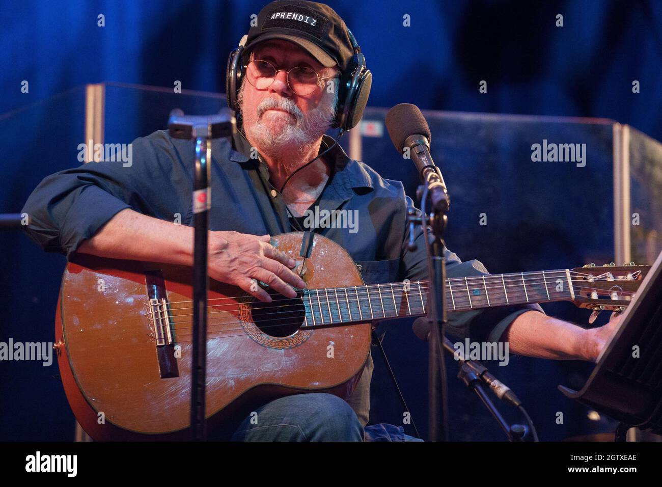 Cuban singer-songwriter Silvio Rodríguez performs during a new tour ...