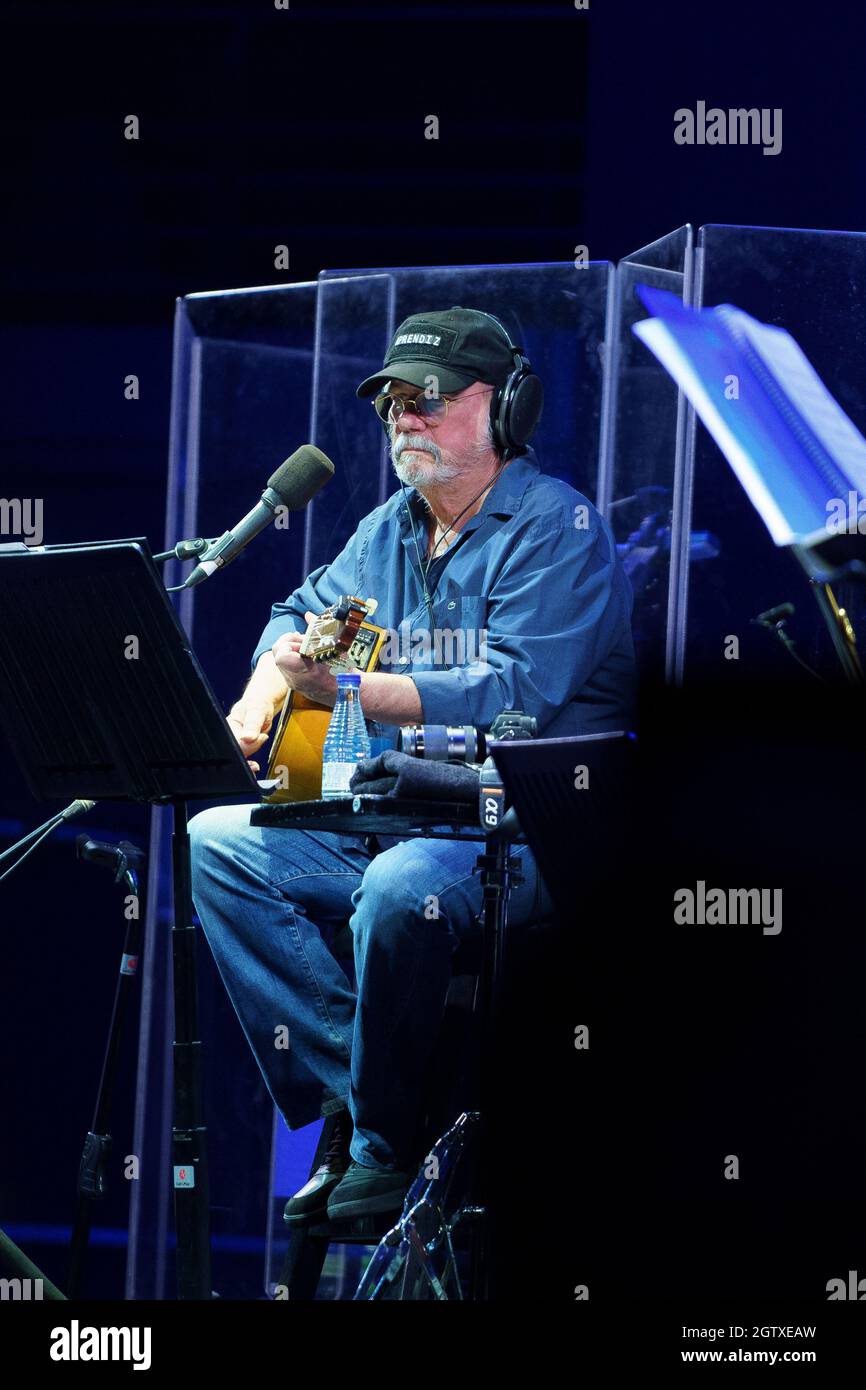 Cuban singer-songwriter Silvio Rodríguez performs during a new tour ...