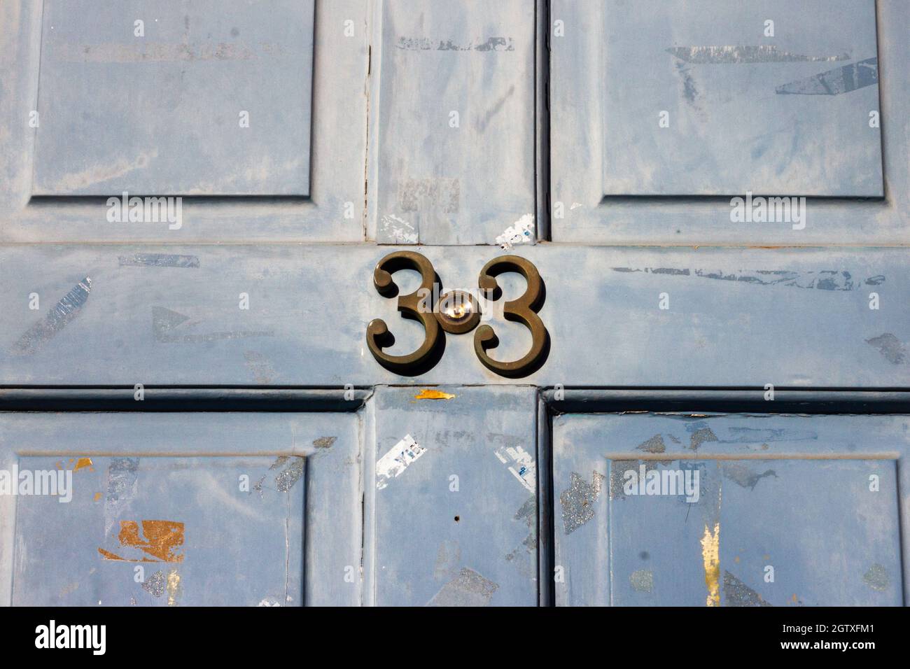 Peephole door number hi-res stock photography and images - Alamy