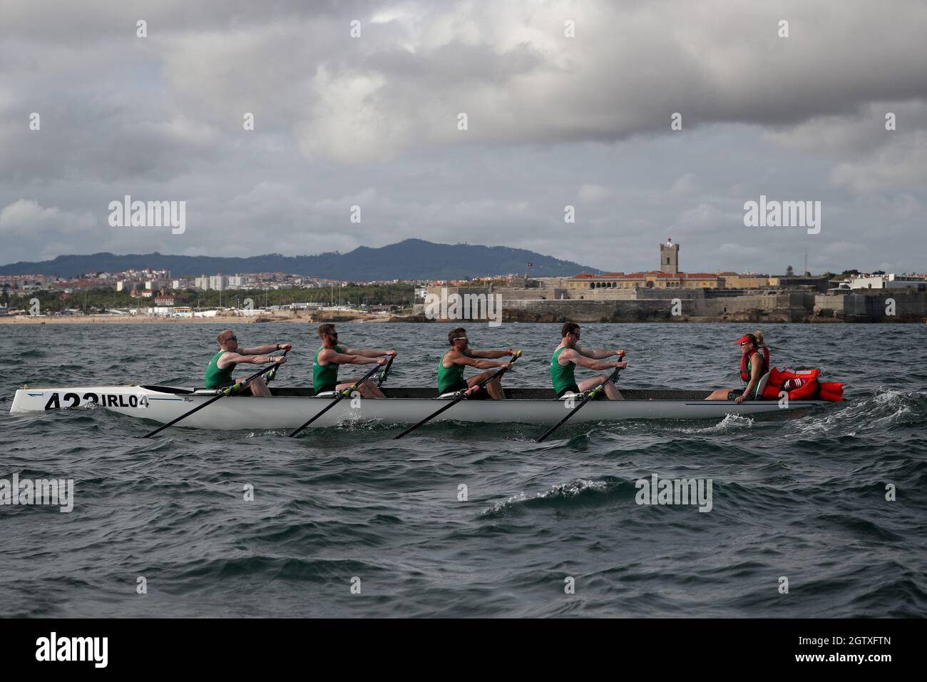 Irish coastal rowing championships hi-res stock photography and images ...