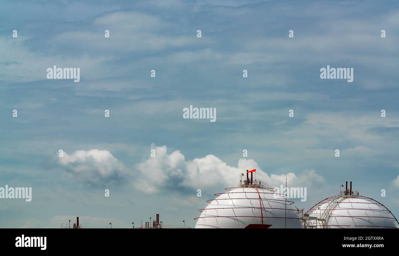 Lng gas ball hi-res stock photography and images - Alamy