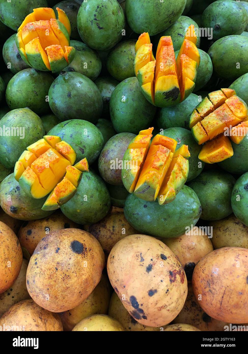 Tanzania mangoes hi-res stock photography and images - Alamy