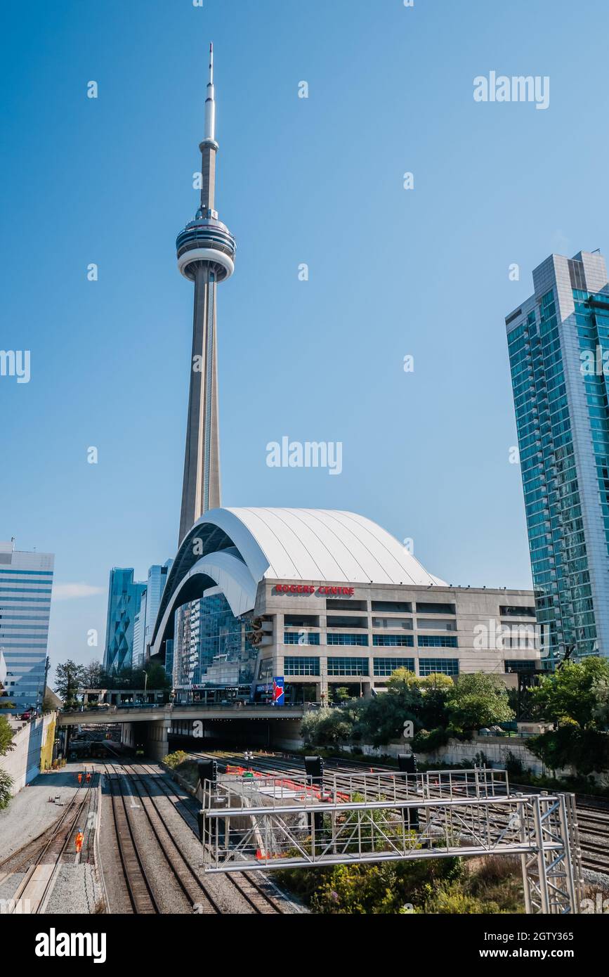 Toronto skydome cn tower hi-res stock photography and images - Alamy