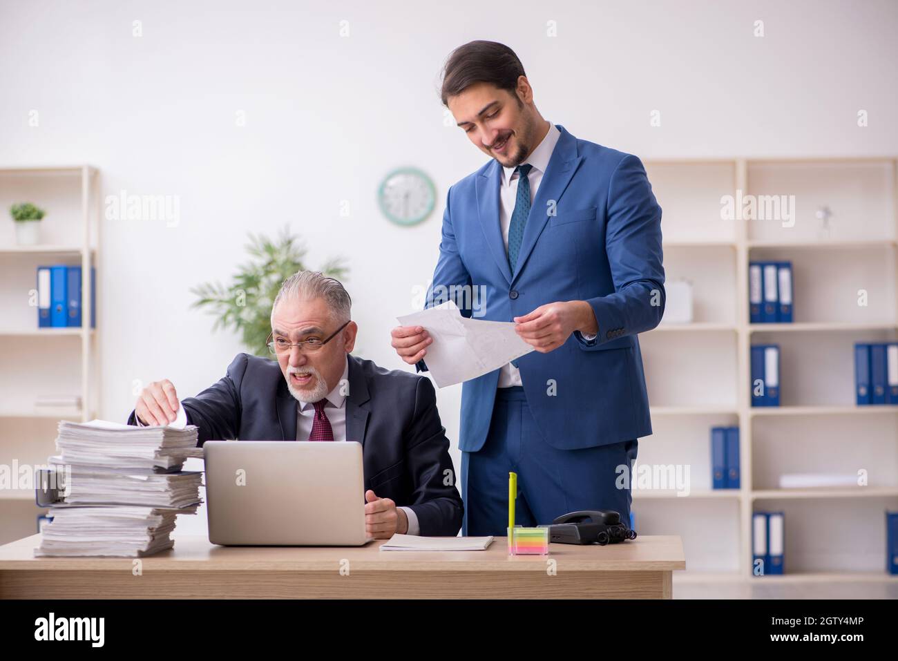 Manager firing employees hi-res stock photography and images - Alamy