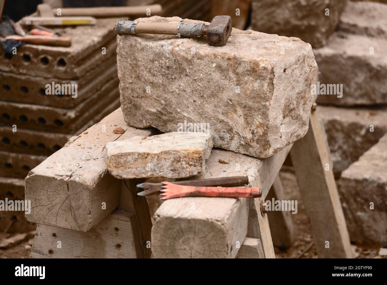 Stonemason Hammer High Resolution Stock Photography and Images - Alamy