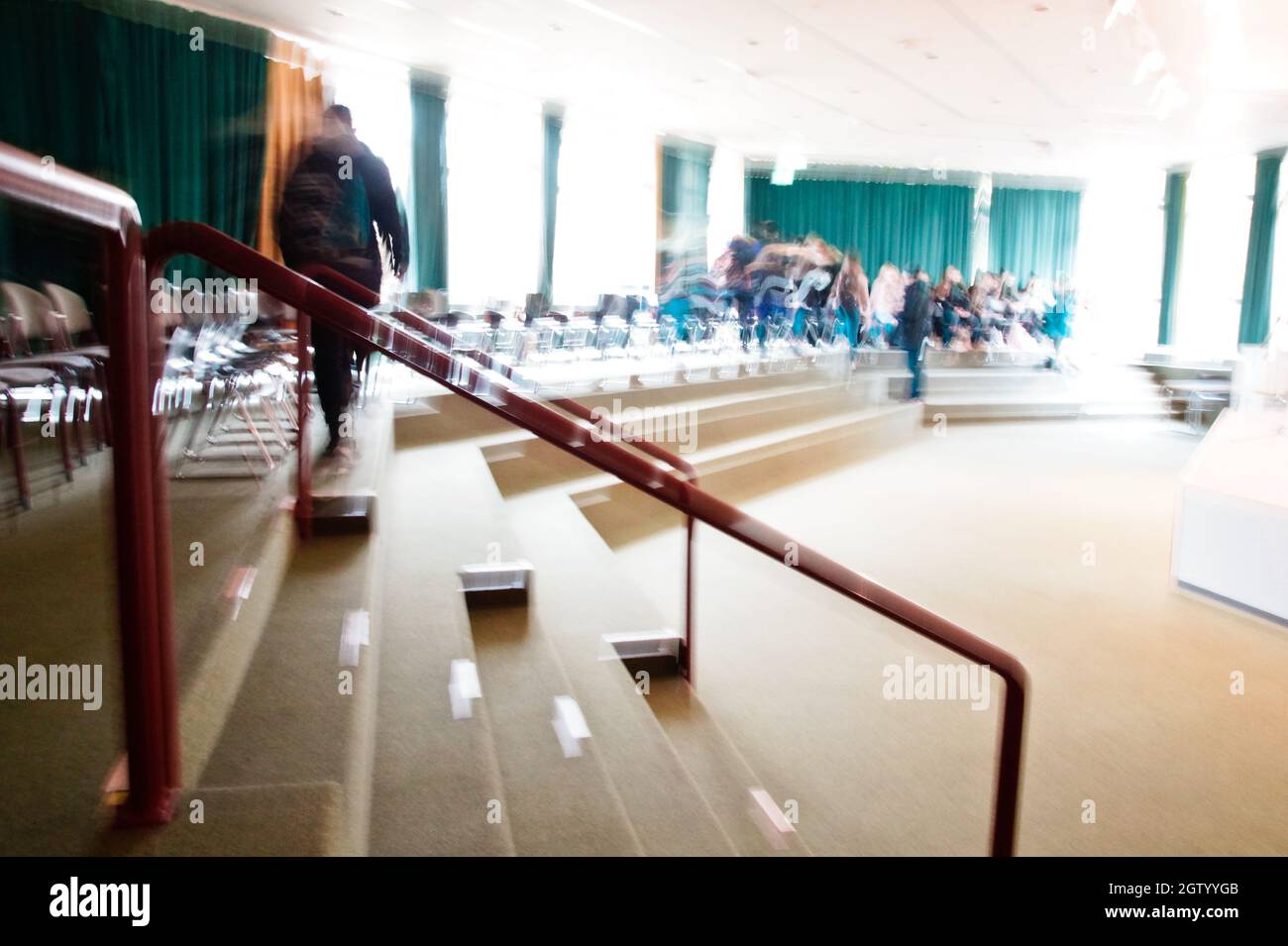 Crowded school corridor hi-res stock photography and images - Alamy