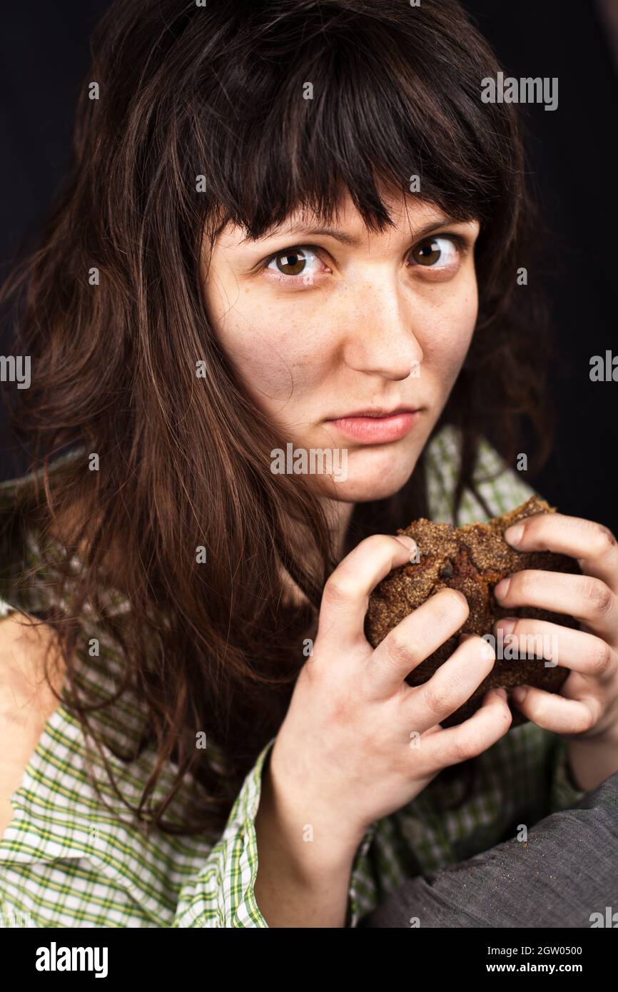 Bread poverty women food hi-res stock photography and images - Alamy